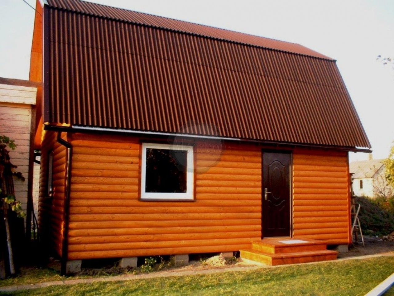 KARKASINIAI NAMUKAI – Medrievė