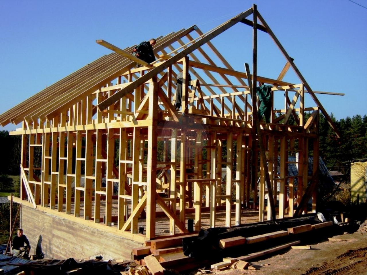 KARKASINIAI IR RĄSTINIAI – NAMUKAI – Medrievė